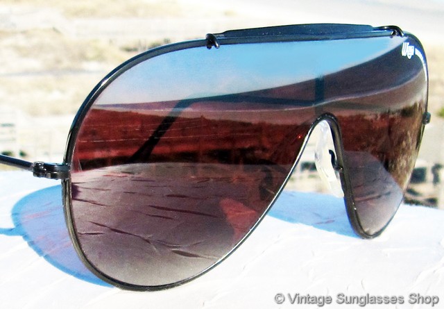 Bausch & Lomb Ray-Ban Wings Black General Rose Mirror Sunglasses