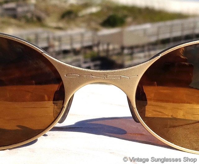Vintage Oakley Sunglasses For Men and Women