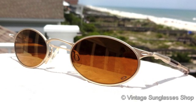 Vintage Oakley Sunglasses For Men and Women