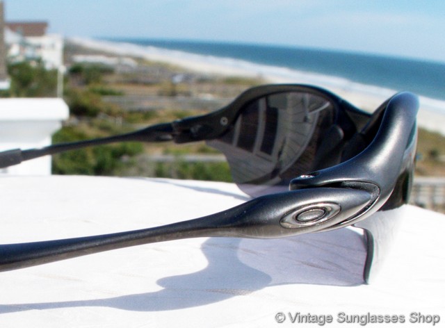 Oakley Romeo 2 Carbon Black Iridium Sunglasses