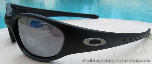 Vintage Oakley Sunglasses For Men and Women