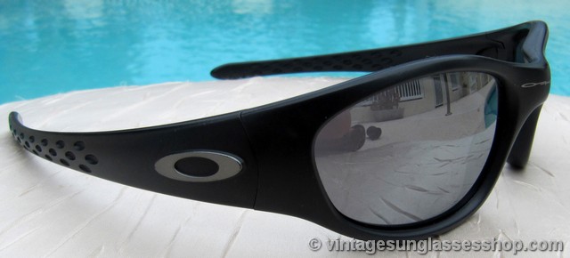 Vintage Oakley Sunglasses For Men and Women