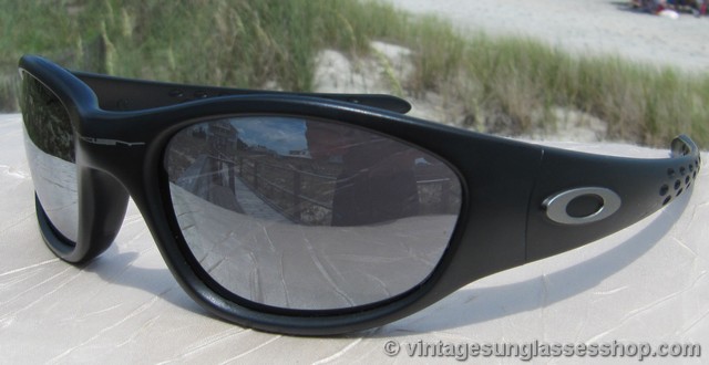 Vintage Oakley Sunglasses For Men and Women