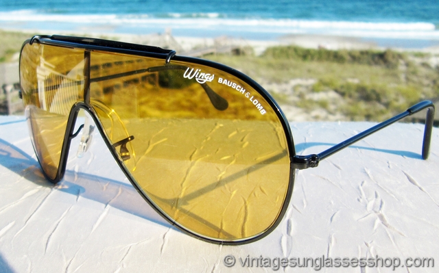 Bausch & Lomb Ray-Ban Wings Ambermatic Black General Sunglasses
