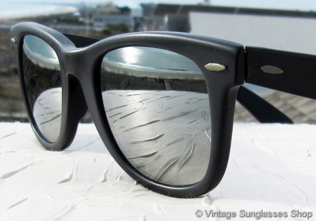 Ray-Ban Wayfarer Matte Black G-31 Mirrored Sunglasses